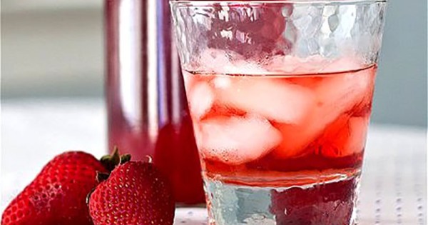 strawberryvodka2-600x315w.jpg